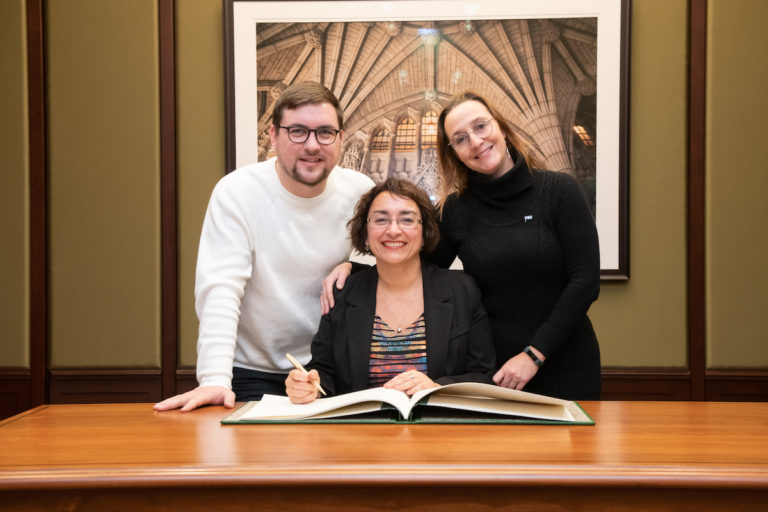 Service aux citoyens : Claude DeBellefeuille dévoile son équipe ...