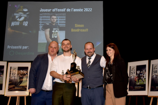 Banquet annuel de l’équipe de football Noir et Or | INFOSuroit.com