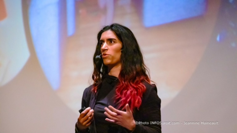 Farah Alibay en visite à l’école de la Baie-Saint-François | INFOSuroit.com